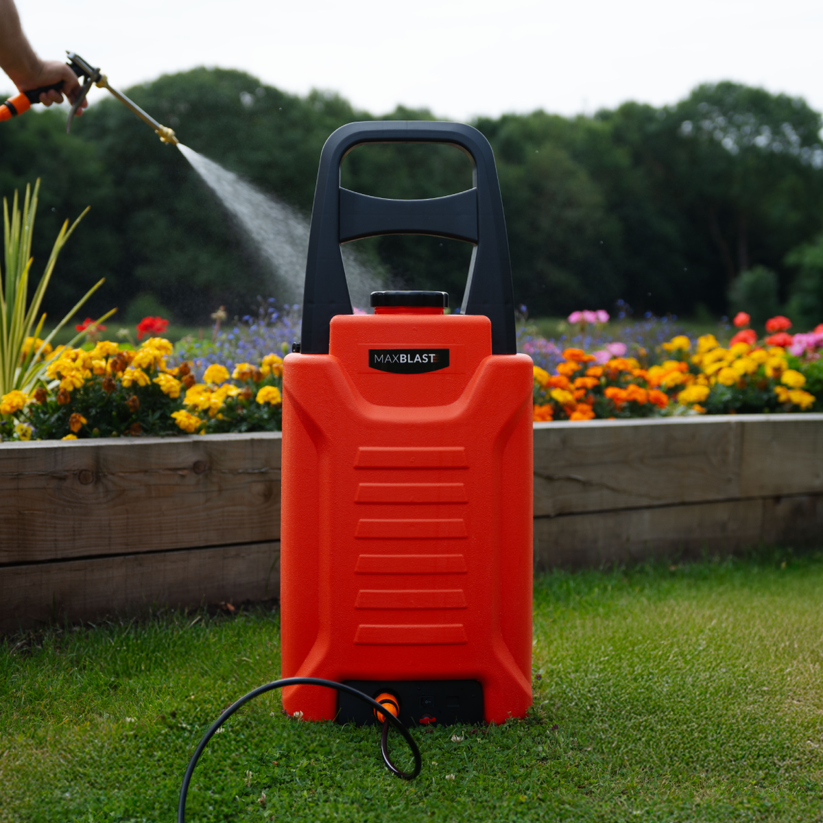 Roll, Spray, Repeat: A Lazy Gardener’s Dream Tool – Monster Shop UK